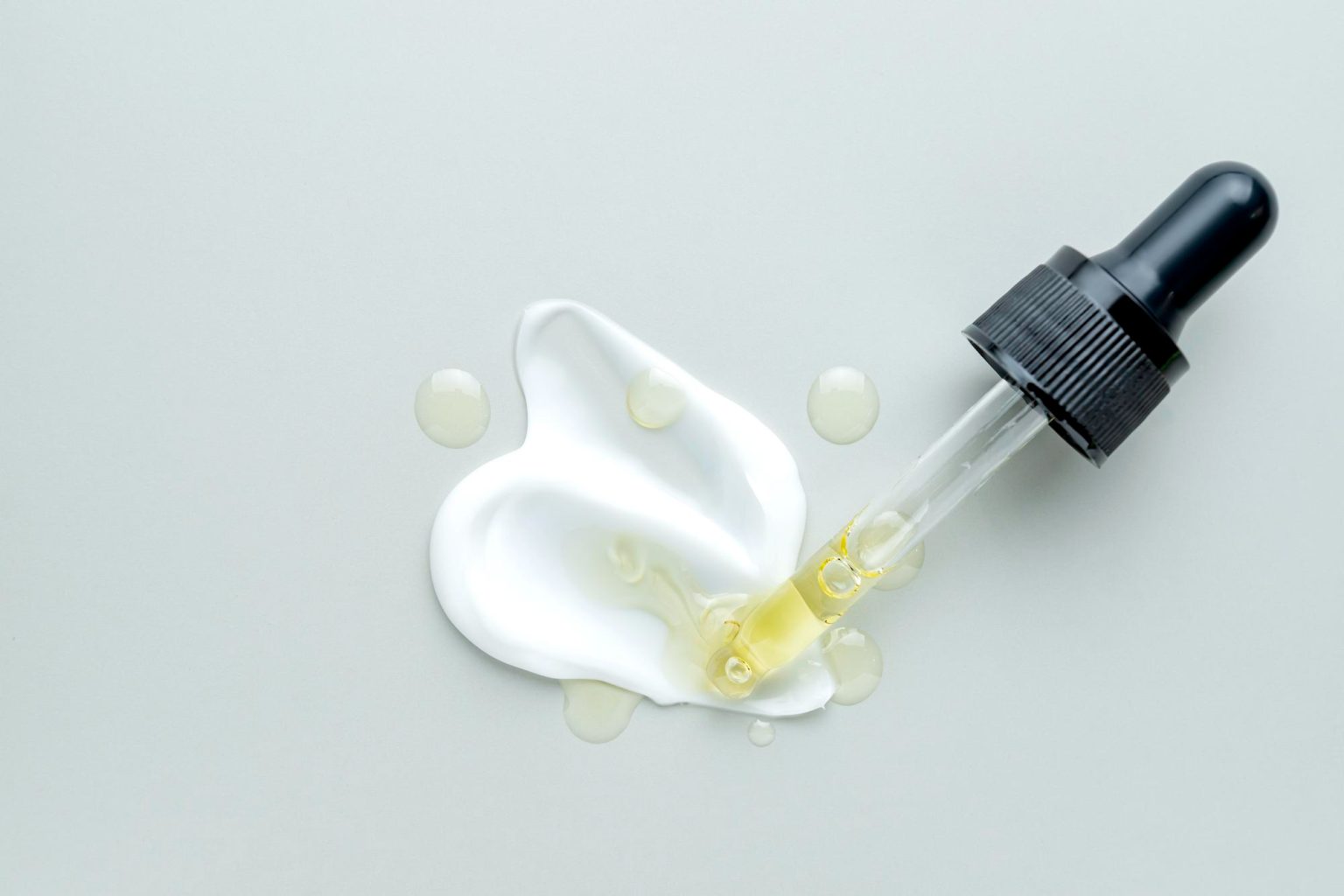 An Age-By-Age Guide To Using Retinol - Toronto Dermatology Centre