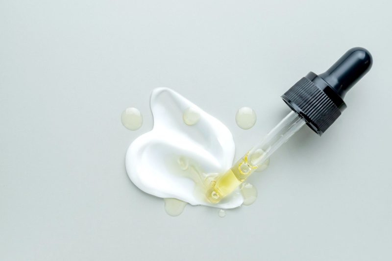 An Age-By-Age Guide To Using Retinol - Toronto Dermatology Centre